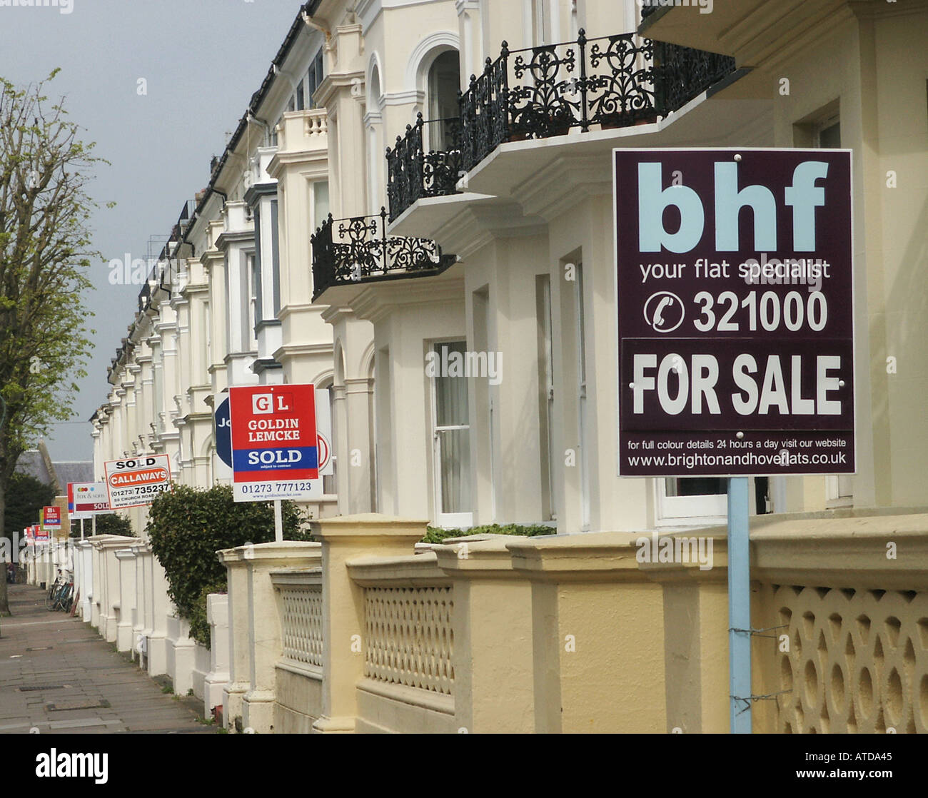 Freehold road signs hi-res stock photography and images - Alamy