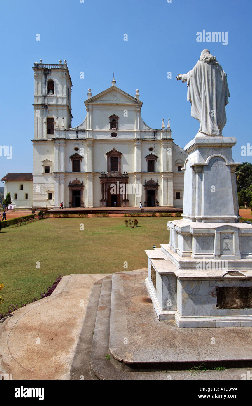 Statue of Jesus in front of Se Cathedral, Old Goa, India Stock Photo ...