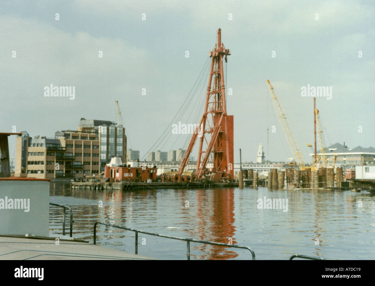 Floating pile driving equipment for piling for Canary Wharf 18 9 1988 ...