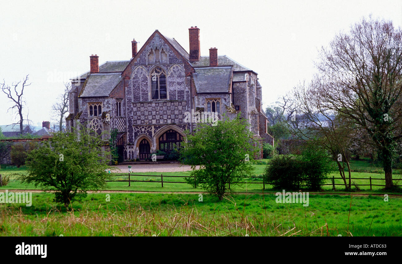 Priory gatehouse hi-res stock photography and images - Alamy