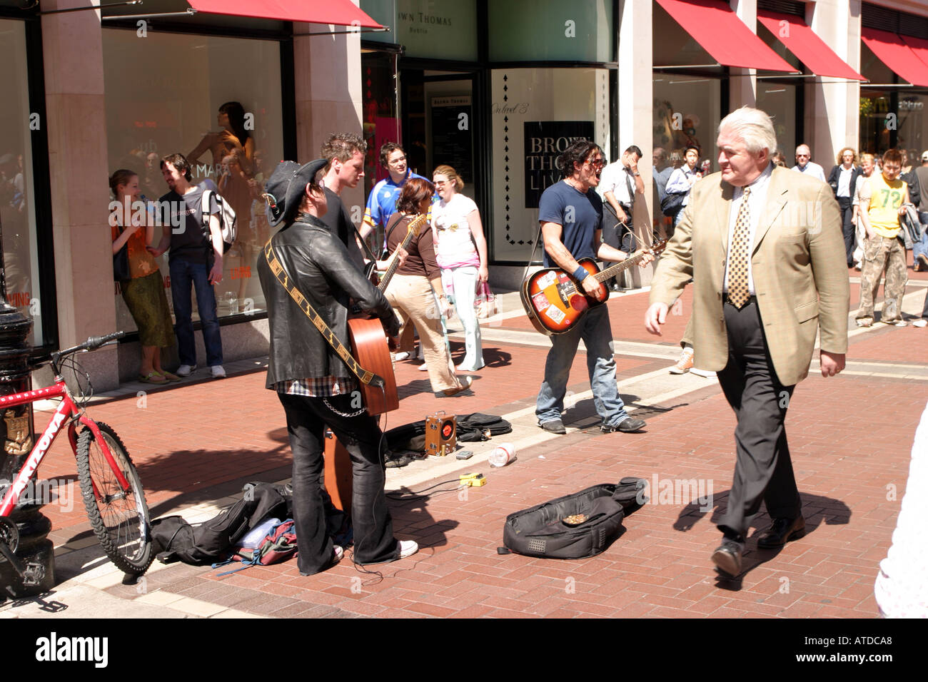 Buskers in Grafton Street in Dublin Ireland Stock Photo - Alamy