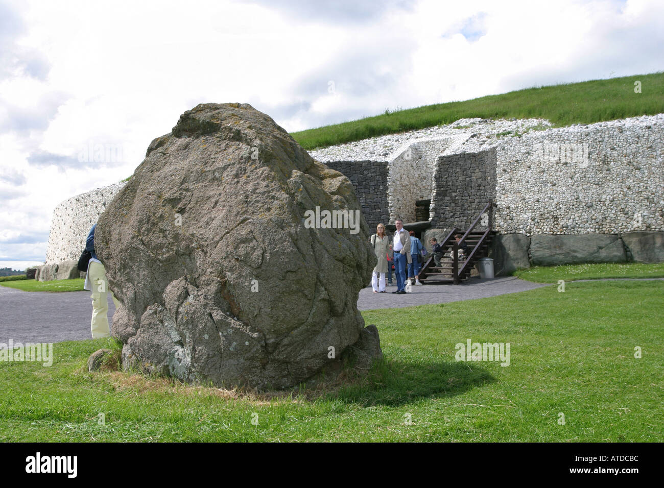 Newgrange ireland winter solstice hi-res stock photography and images ...