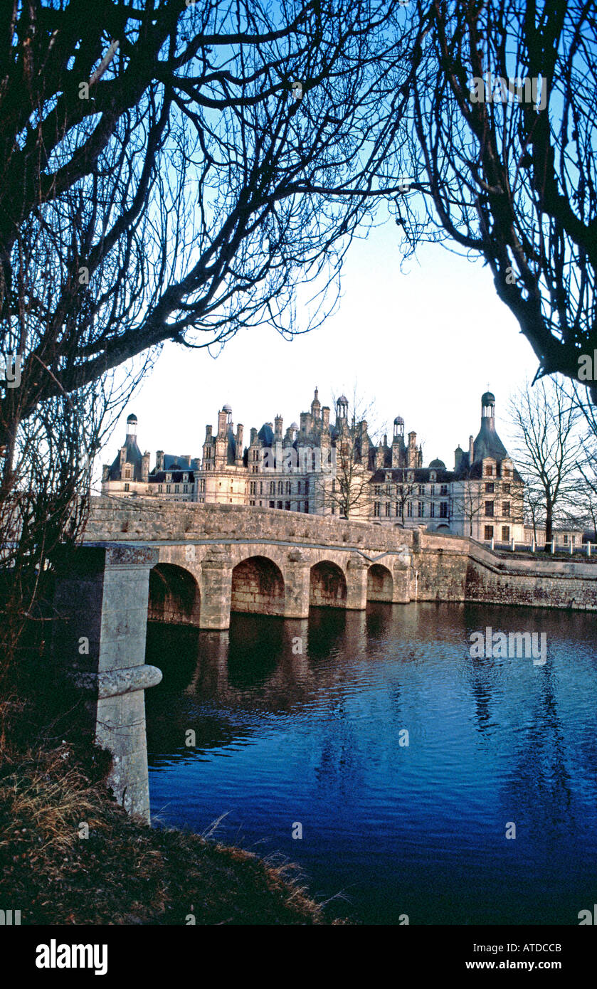 French Castles CHAMBORD LOIRE VALLEY FRANCE Chambord Castle, Said to ...