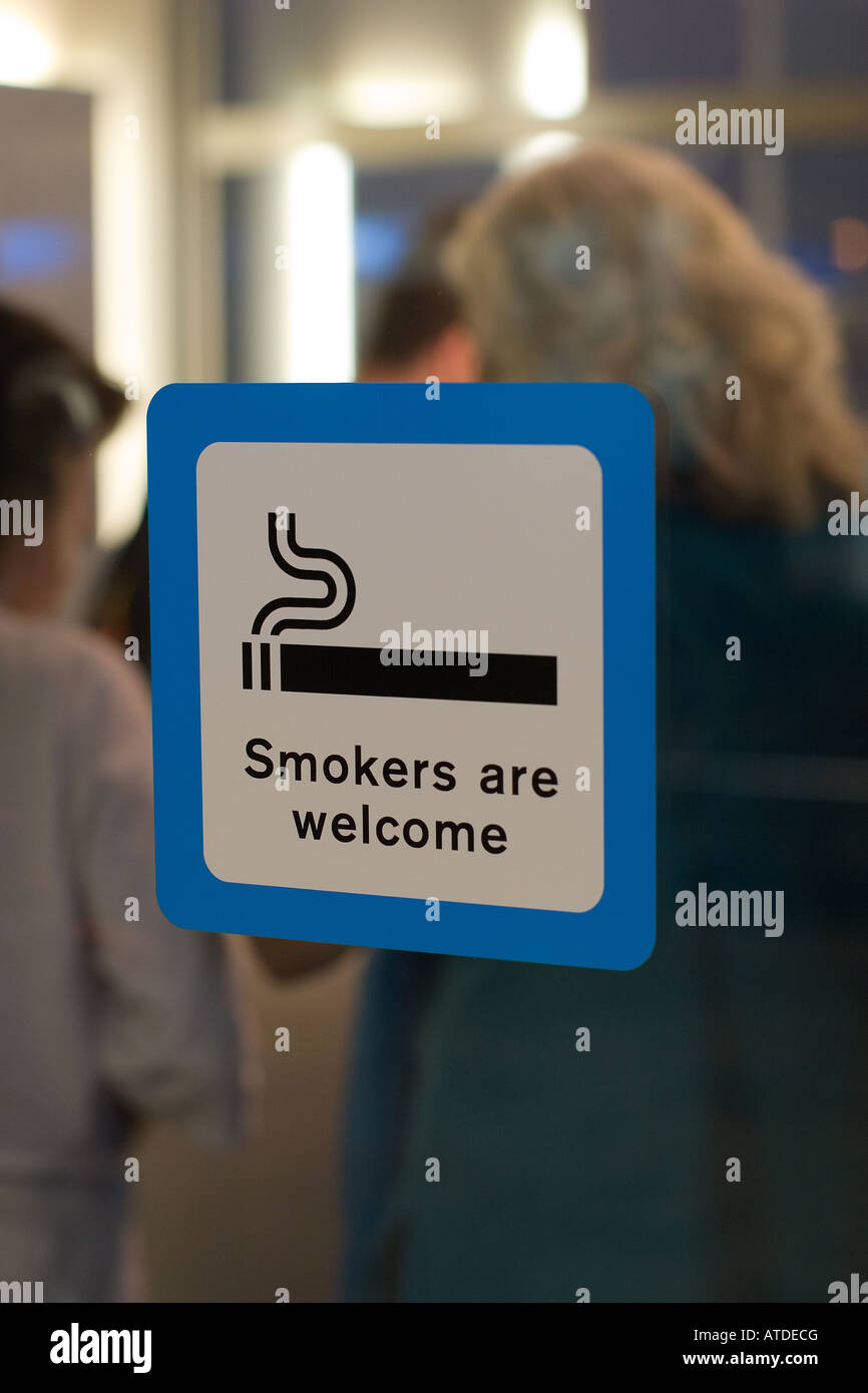 Sign for smoker rooms Stock Photo - Alamy