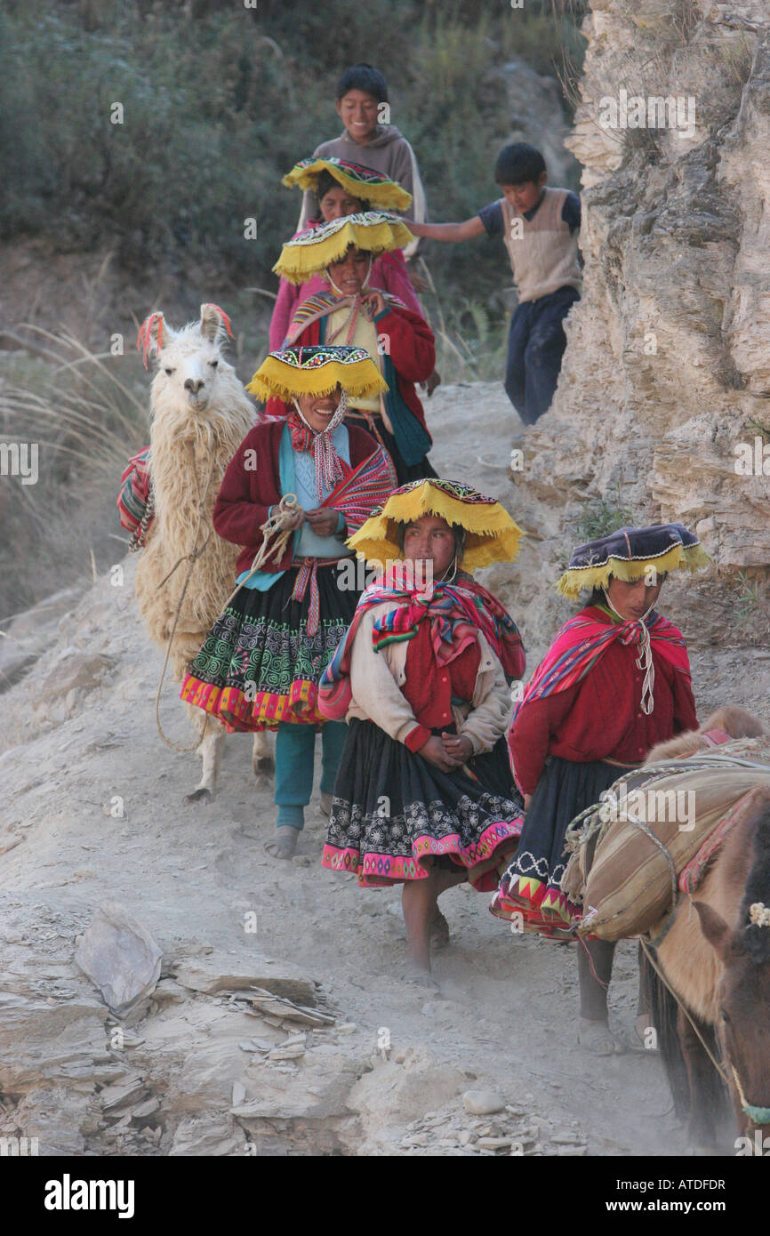 Native american family hi-res stock photography and images - Alamy