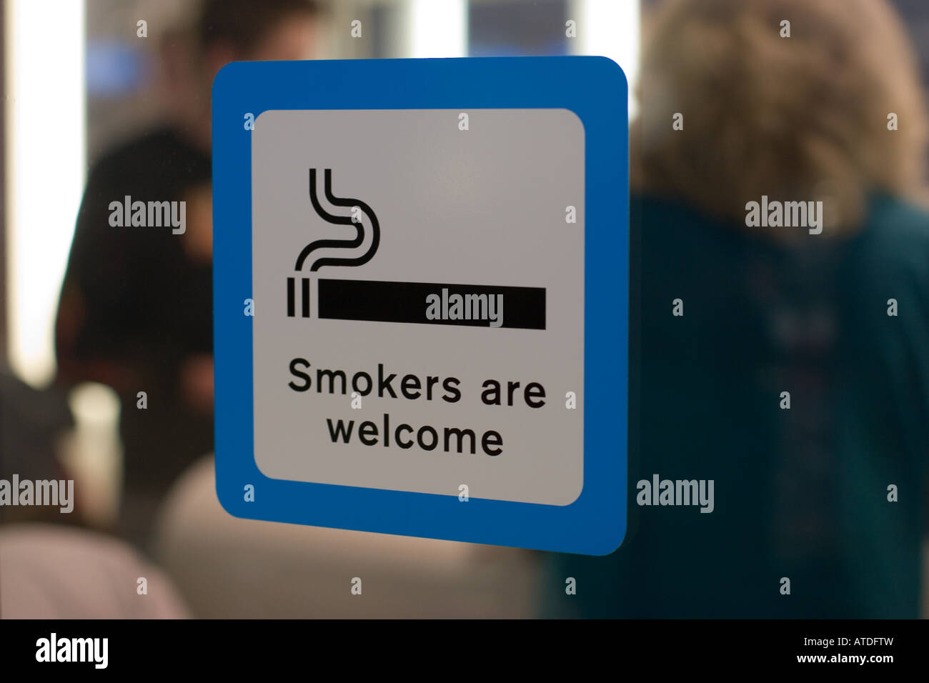 Sign for smoker rooms Stock Photo - Alamy