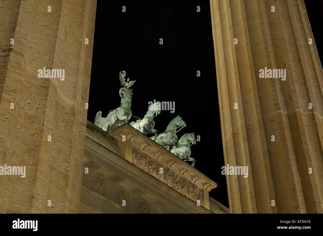 Brandenburger tor 2005 hi-res stock photography and images - Alamy
