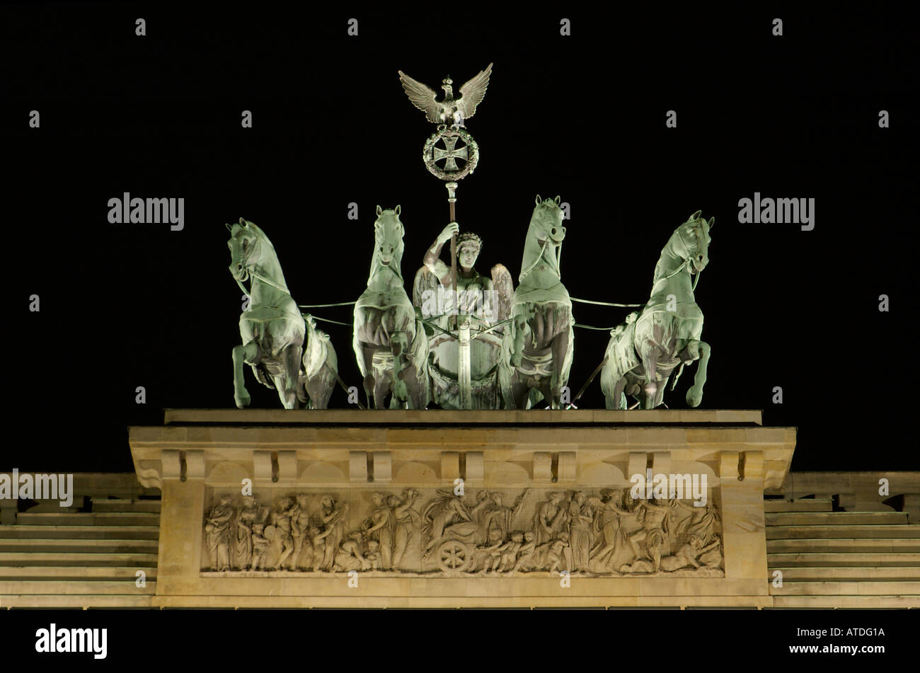 Brandenburger tor 2005 hi-res stock photography and images - Alamy