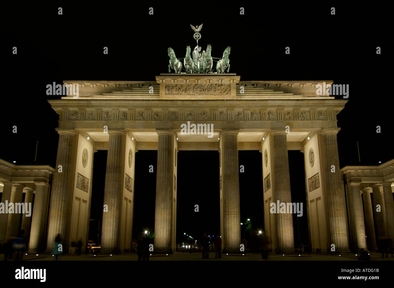 Brandenburger tor 2005 hi-res stock photography and images - Alamy