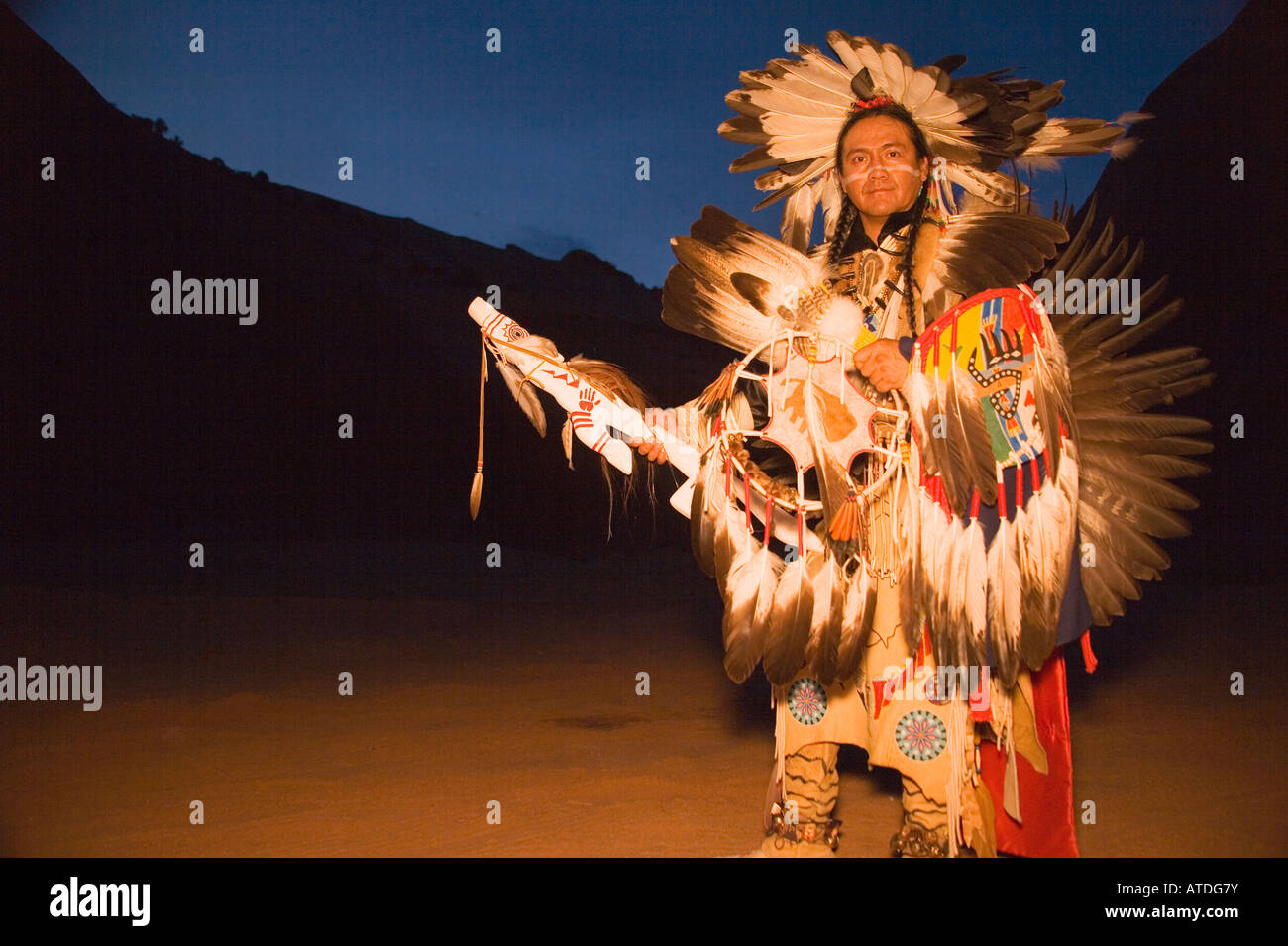 Native american ceremonial regalia hi-res stock photography and images ...