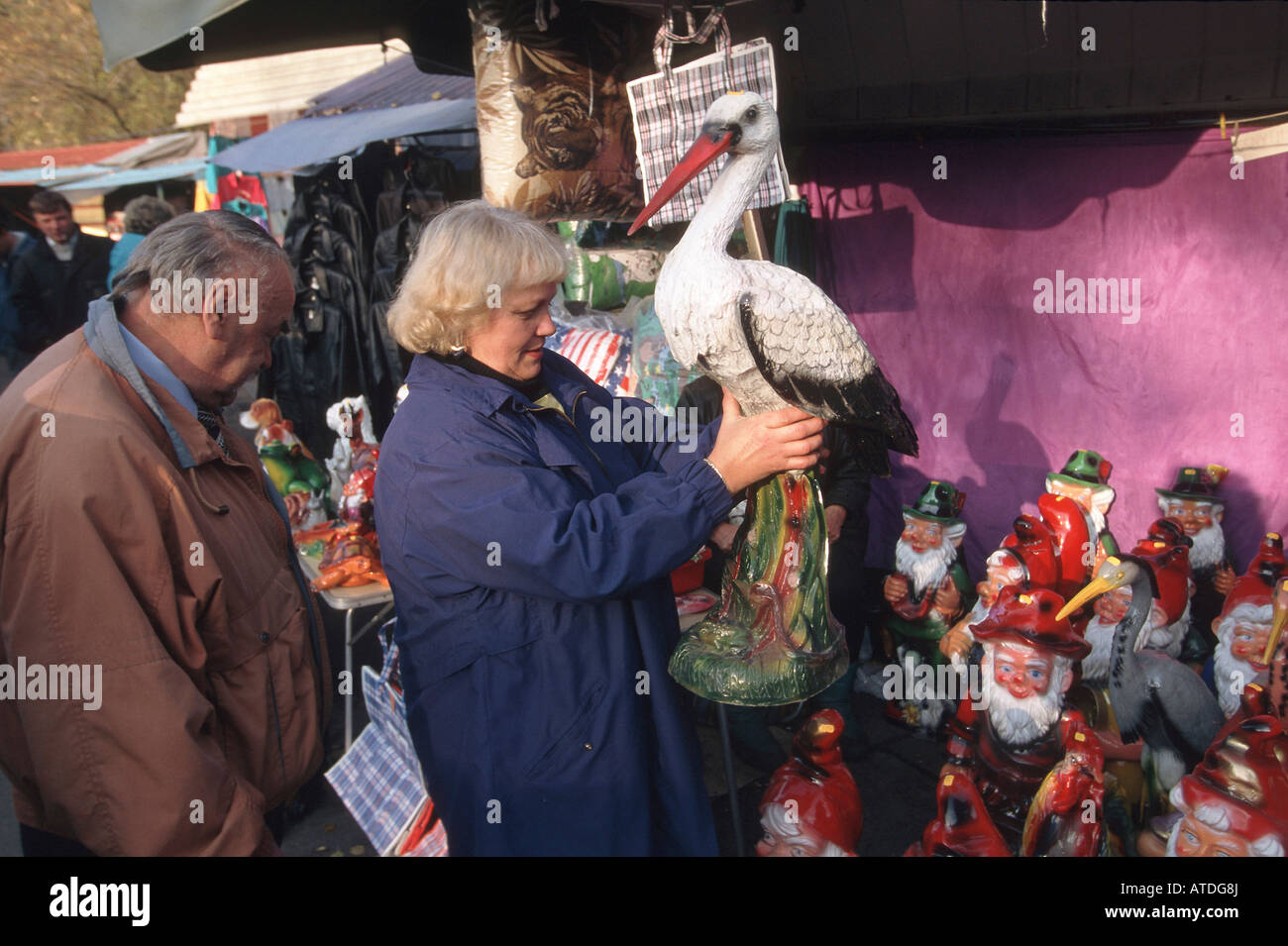Marketplace in the vicinity of the German-Polish border in Slubice ...