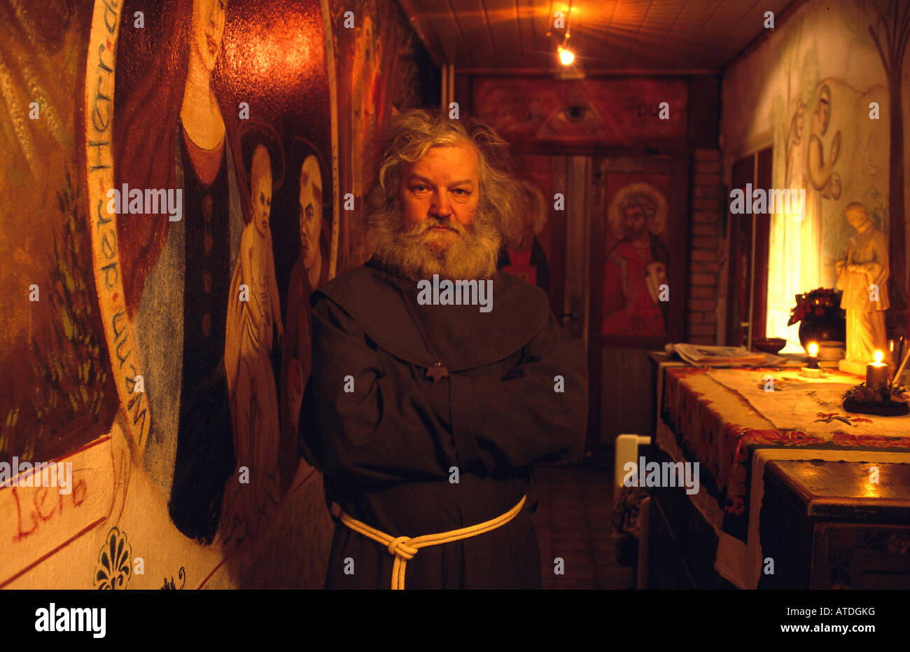 Christian monk hi-res stock photography and images - Alamy