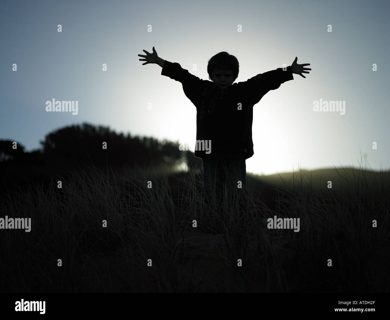 Silhouette arms out wide hi-res stock photography and images - Alamy