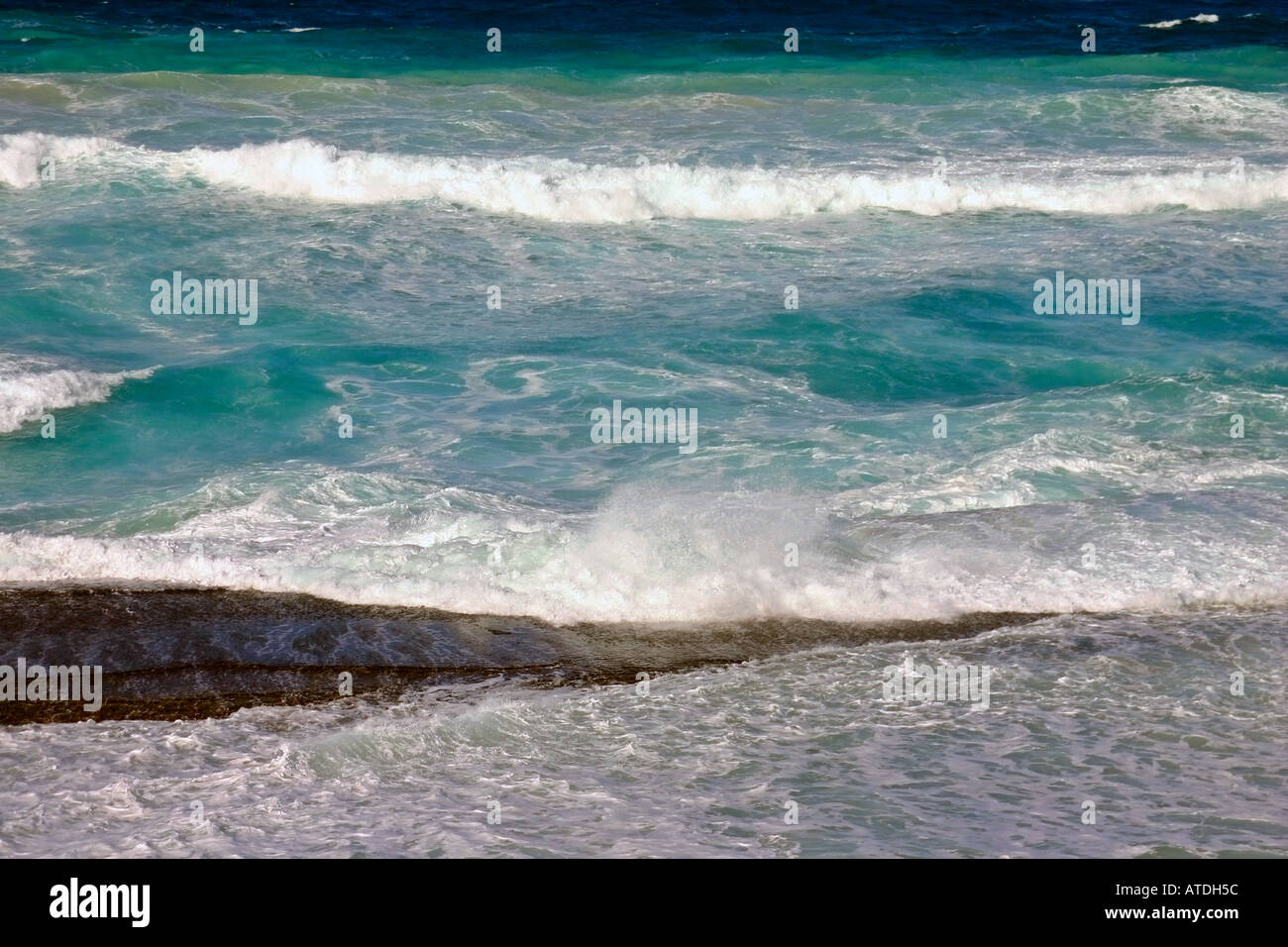 Rugged coastal views of the Southern Ocean along the Great Ocean Drive ...