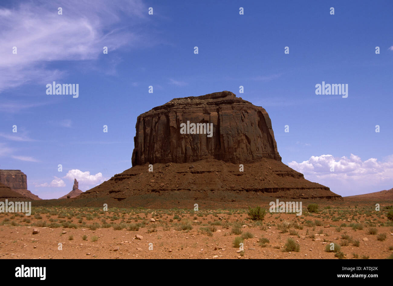 AZ Monument Valley Elephant Butte Arizona desert rock formations Old ...