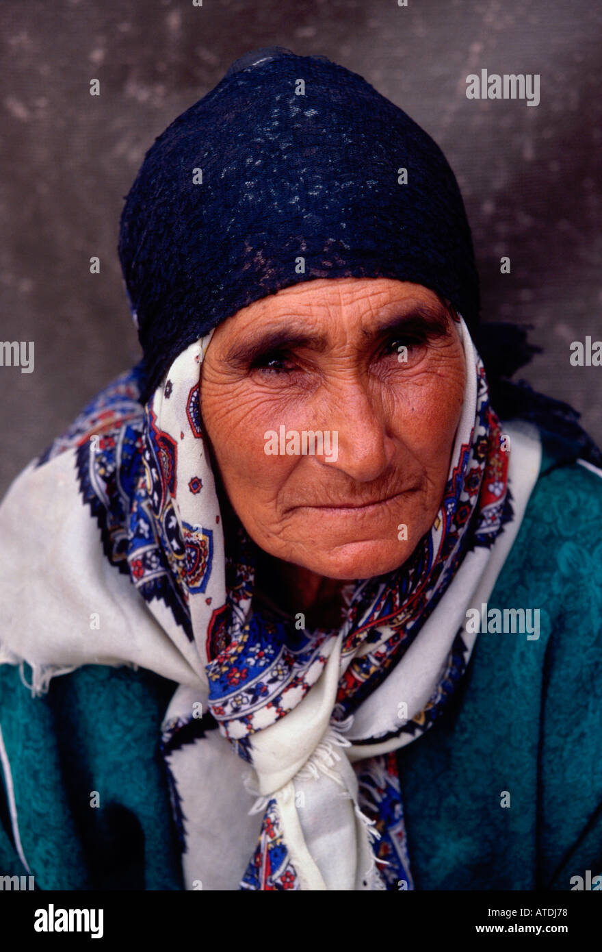 Elder moslem woman hi-res stock photography and images - Alamy