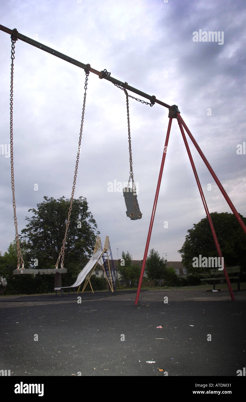 Council estate children england hi-res stock photography and images - Alamy