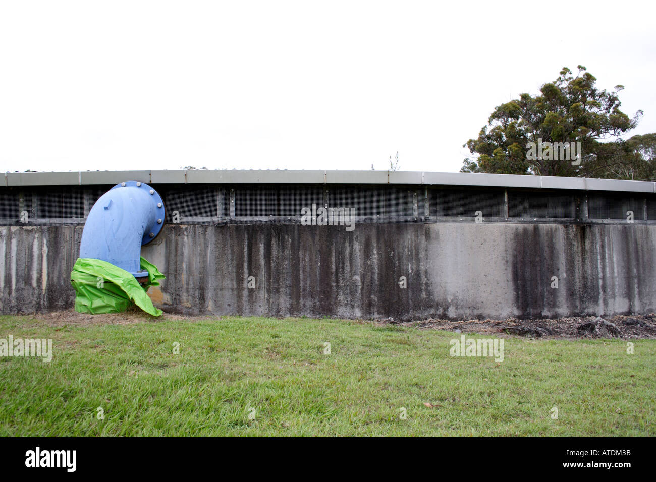 WATER RESERVOIR / TANK Stock Photo - Alamy