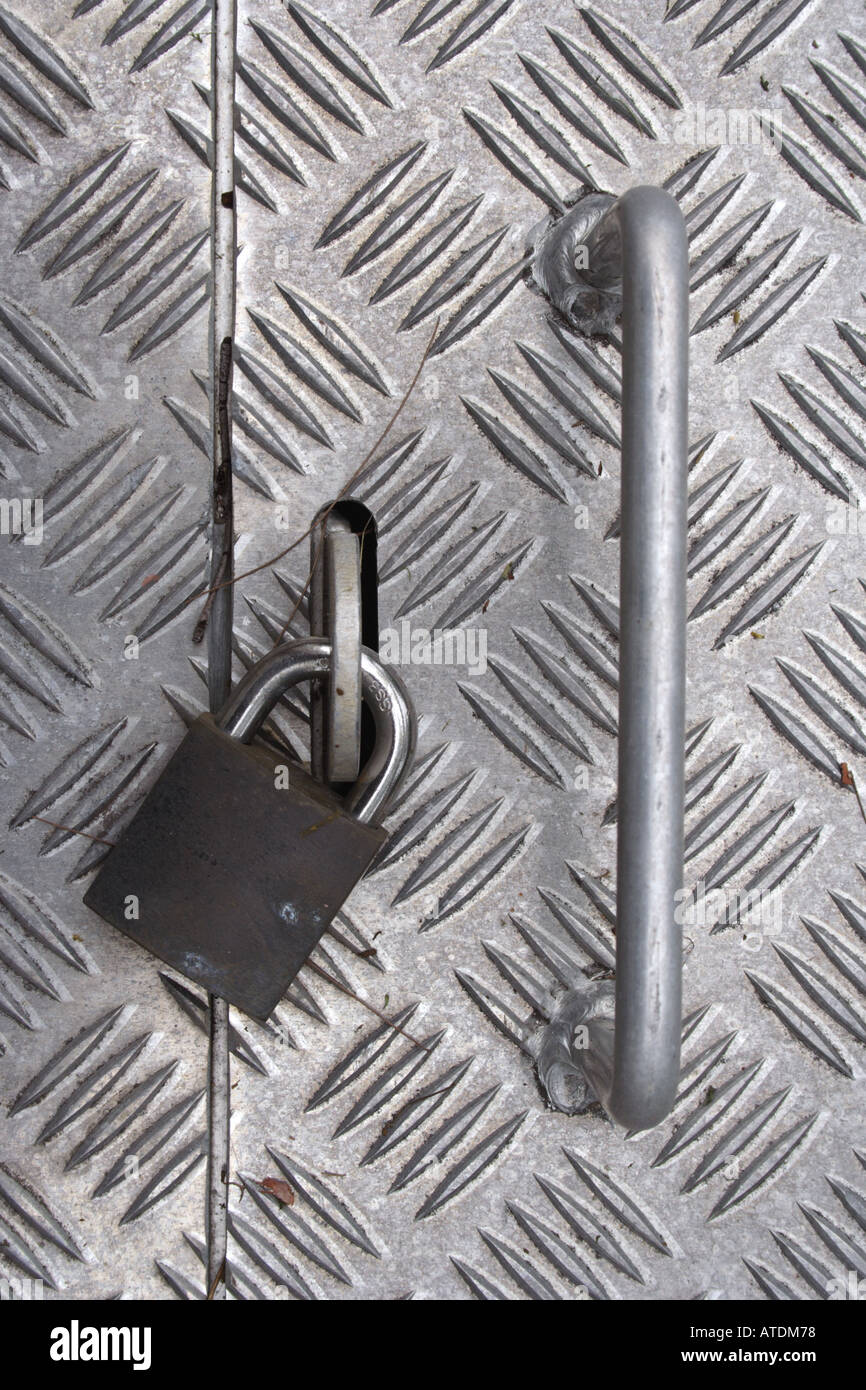 HEAVY DUTY PADLOCK AND STEEL HANDLE Stock Photo - Alamy