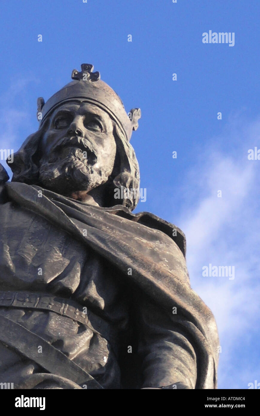 King alfred great bronze statue hi-res stock photography and images - Alamy