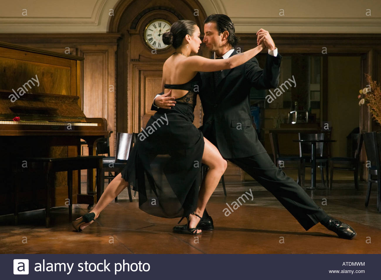 Dancing Clock Stock Photos & Dancing Clock Stock Images - Alamy