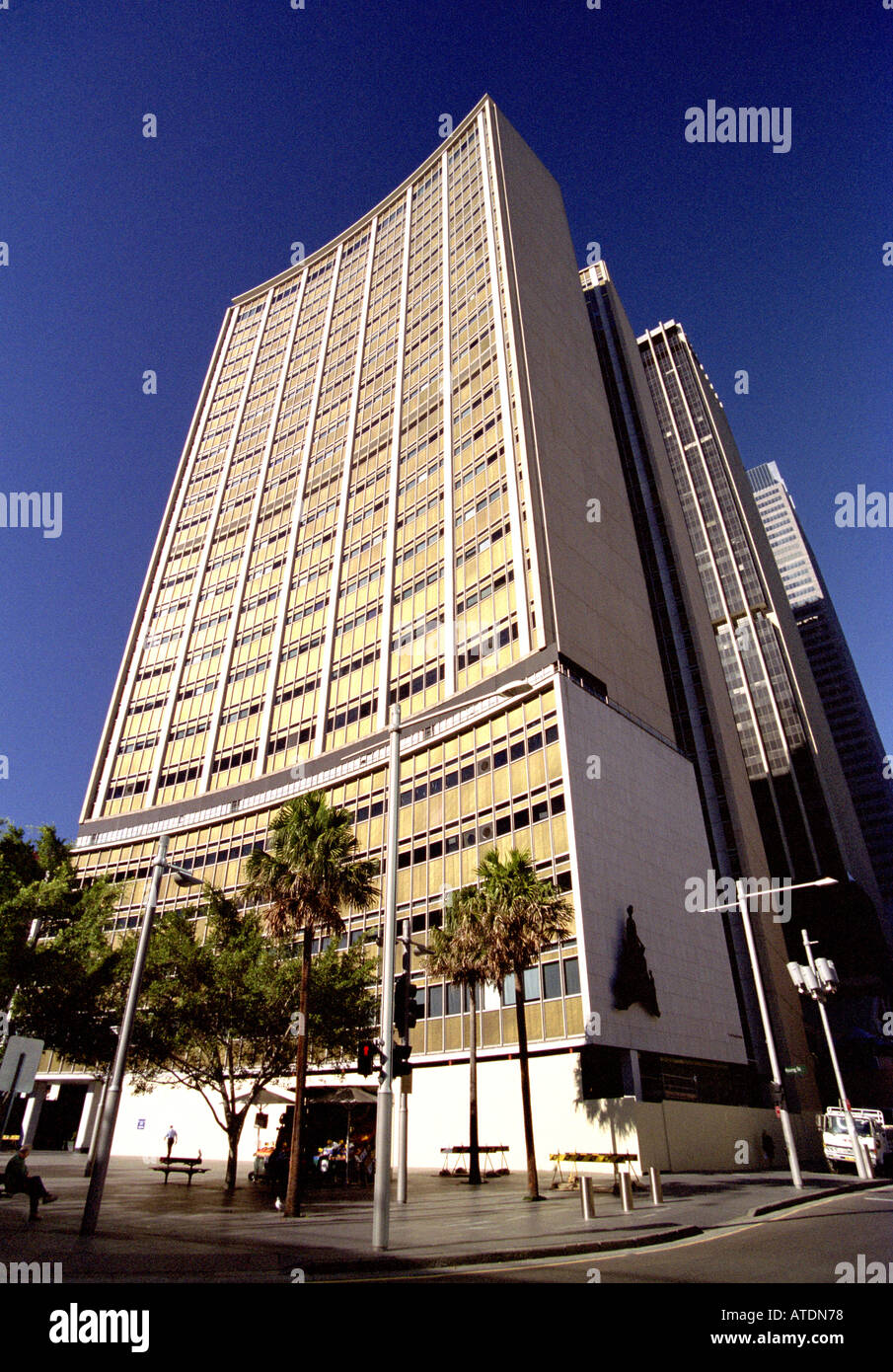 AMP BUILDING SYDNEY NSW AUSTRALIA SHOT FROM A LOW VIEWPOINT Stock Photo ...