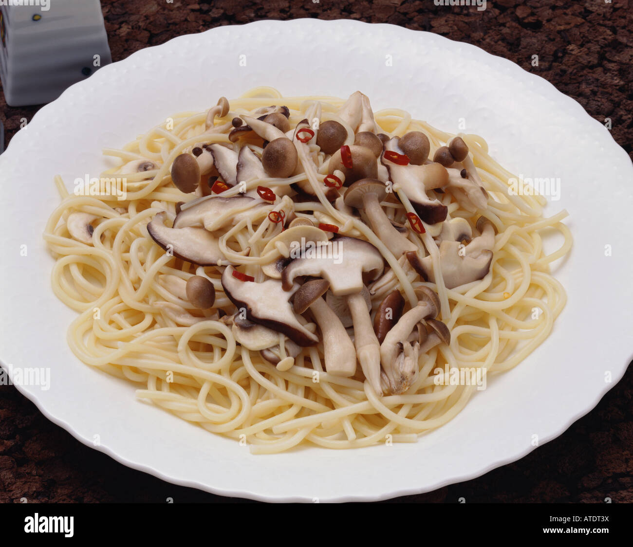 Spaghetti with assorted mushrooms Stock Photo - Alamy