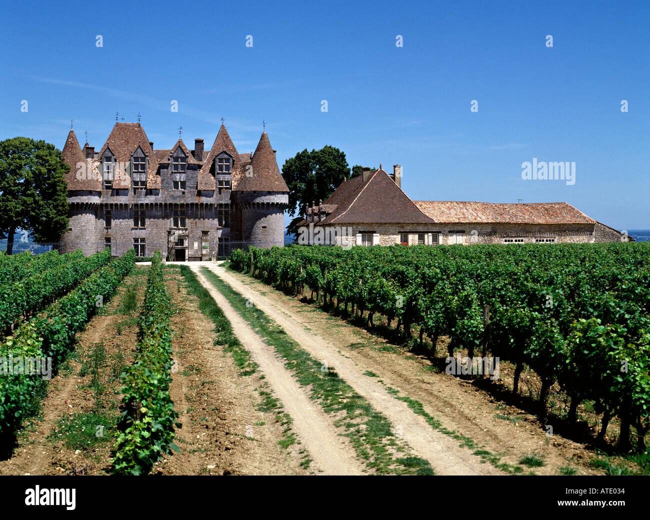 Monbazillac castle hi-res stock photography and images - Alamy