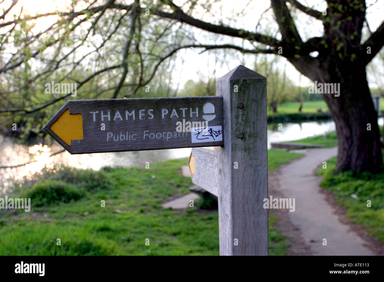 Thames tributary hi-res stock photography and images - Alamy