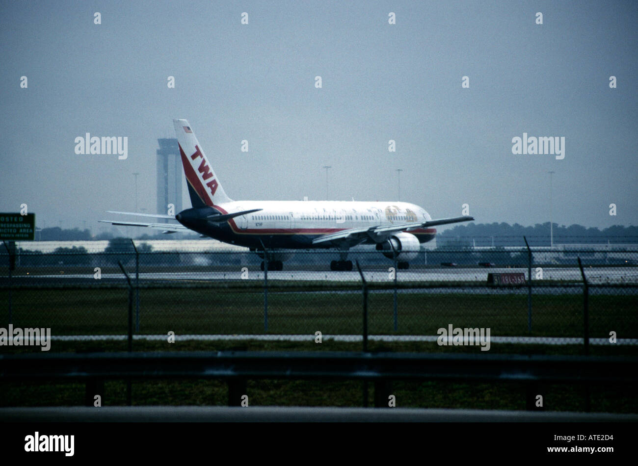 Twa aeroplane hi-res stock photography and images - Alamy