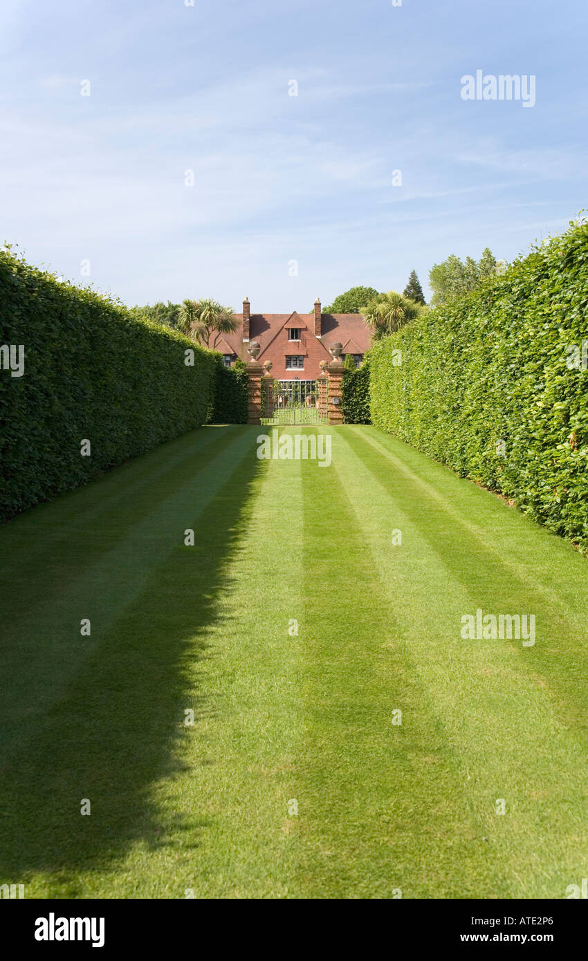 Large country house trees hi-res stock photography and images - Alamy