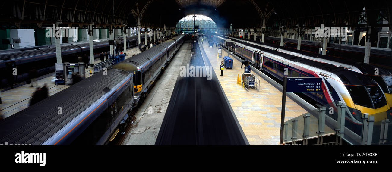 A view of the platforms at London Paddington train statiom London Stock ...