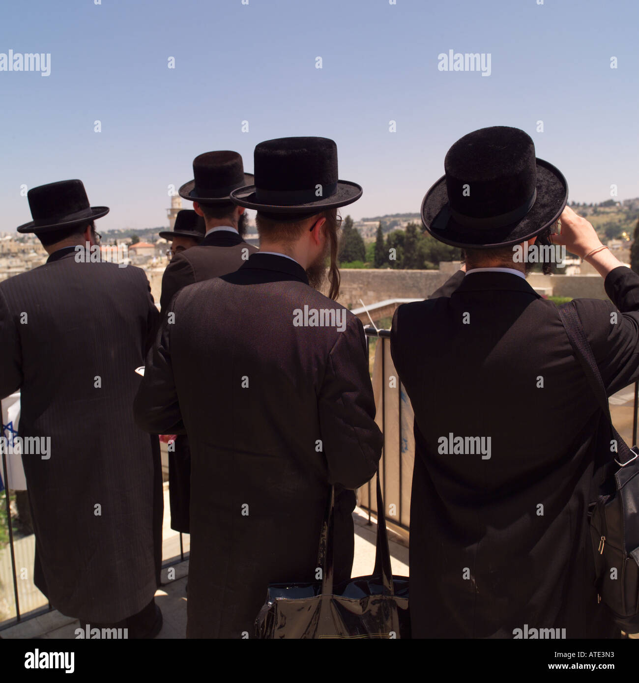 Wearing jewish hats hi-res stock photography and images - Alamy