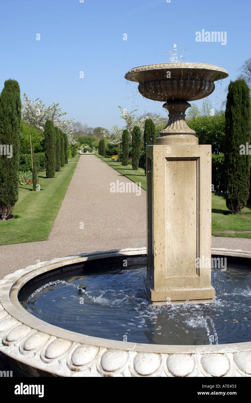 Fountains In Regents Park at Eileen Marvin blog