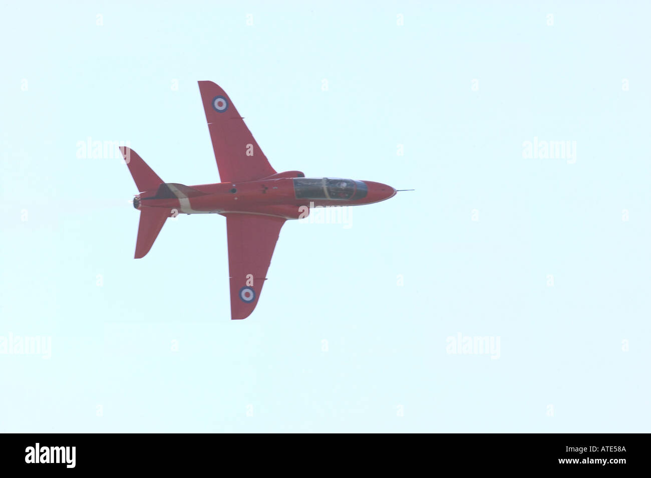 Red arrow solo hi-res stock photography and images - Alamy