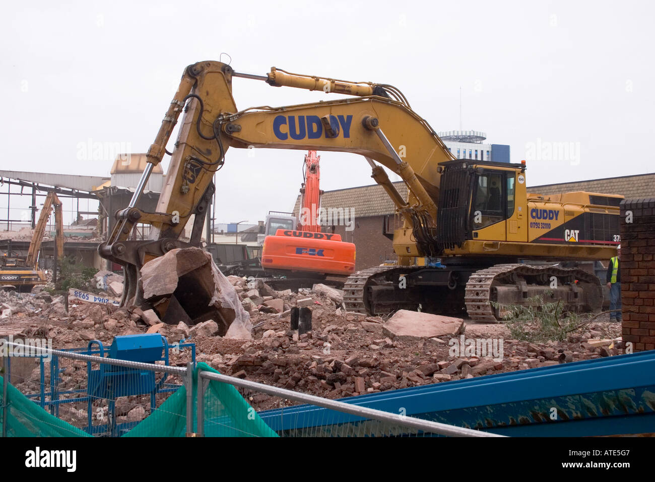 Entrance to demolition site hi-res stock photography and images - Alamy