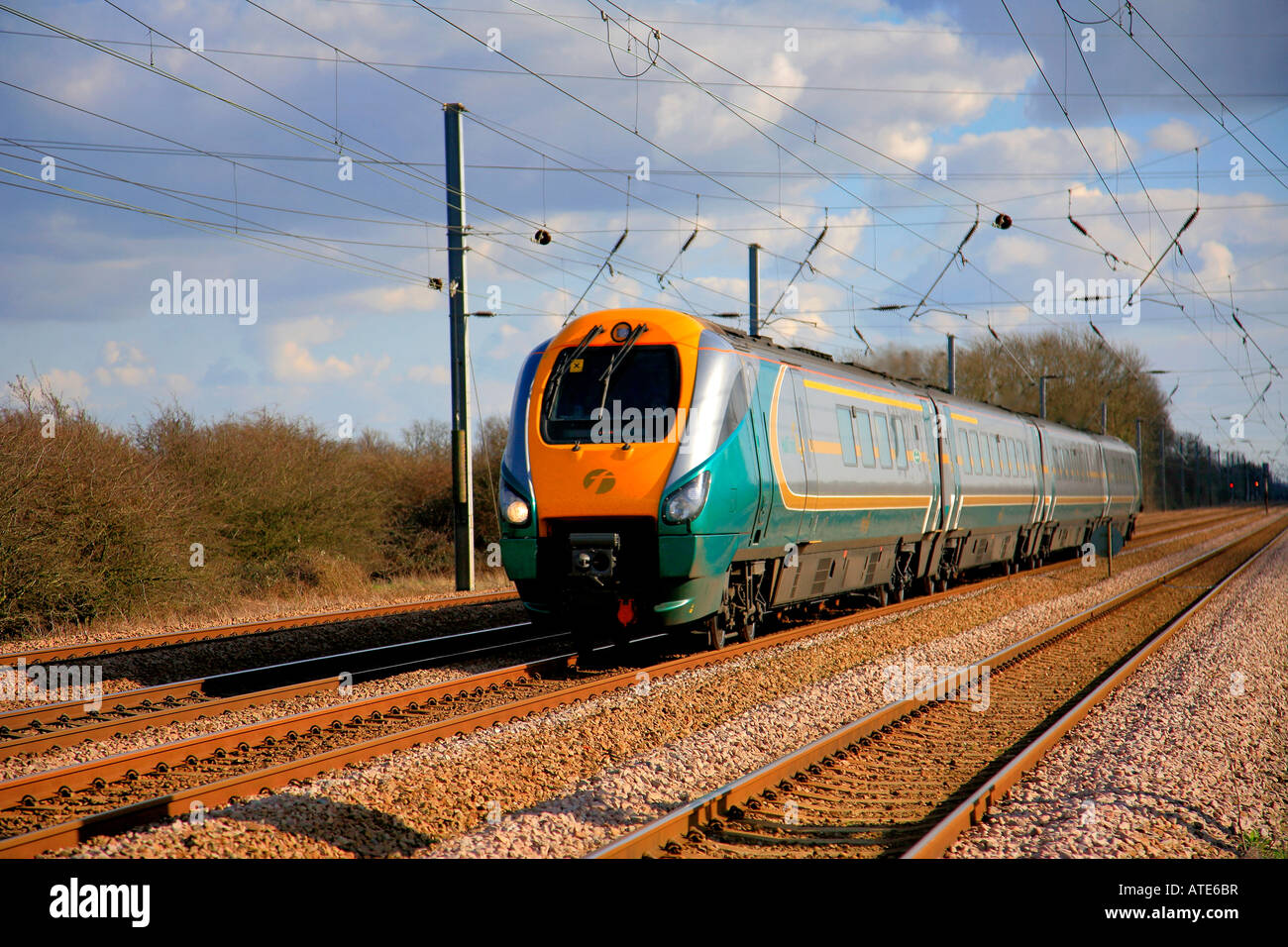 Hull trains class 222 train hi-res stock photography and images - Alamy