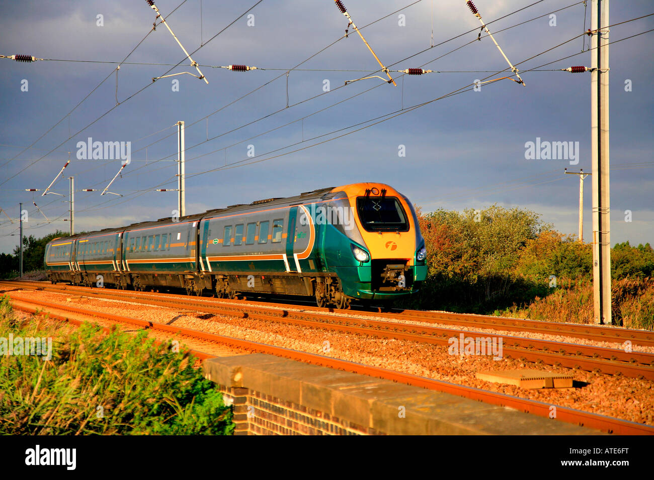 Hull trains class 222 train hi-res stock photography and images - Alamy