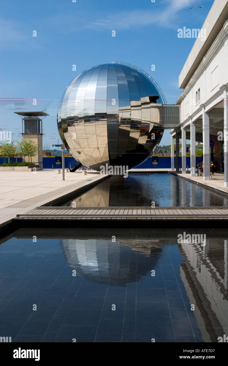 Millennium square hi-res stock photography and images - Alamy