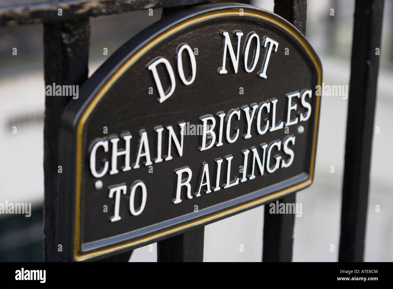 Sign notice bicycle railings hi-res stock photography and images - Alamy
