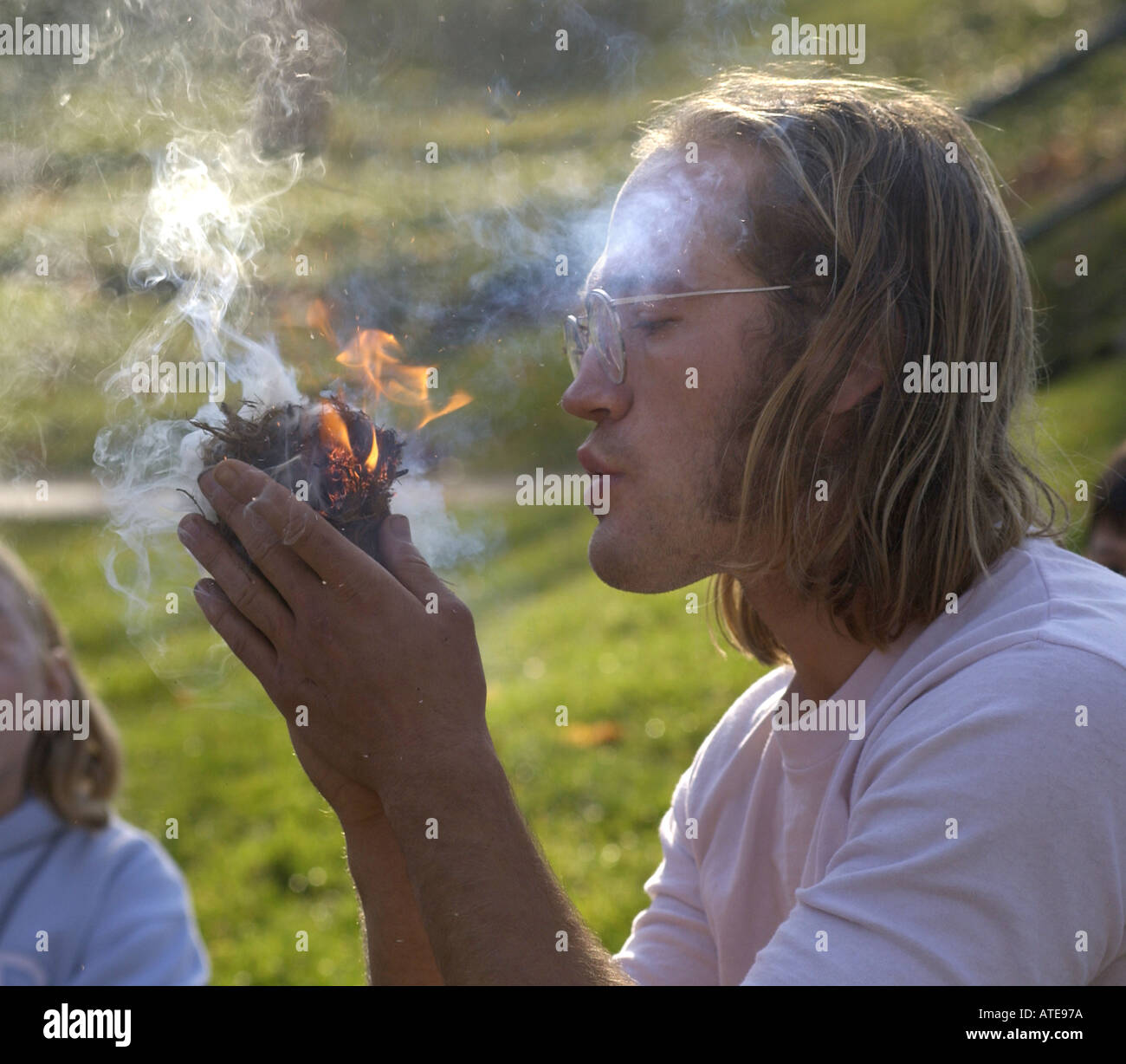 Fire making tinder hi-res stock photography and images - Alamy