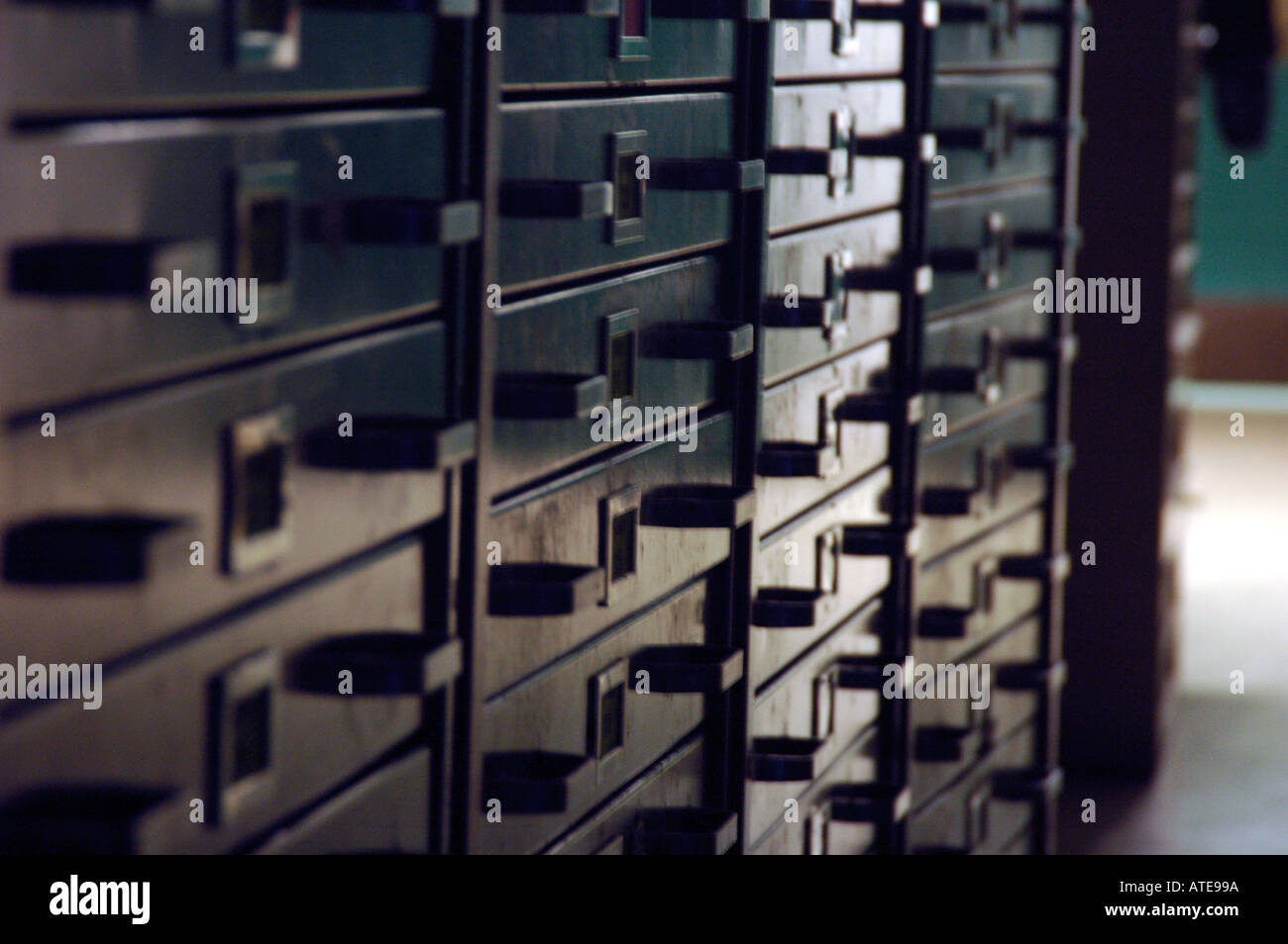 Filing cabinets hi-res stock photography and images - Alamy