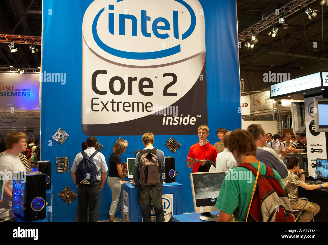Intel booth hi-res stock photography and images - Alamy