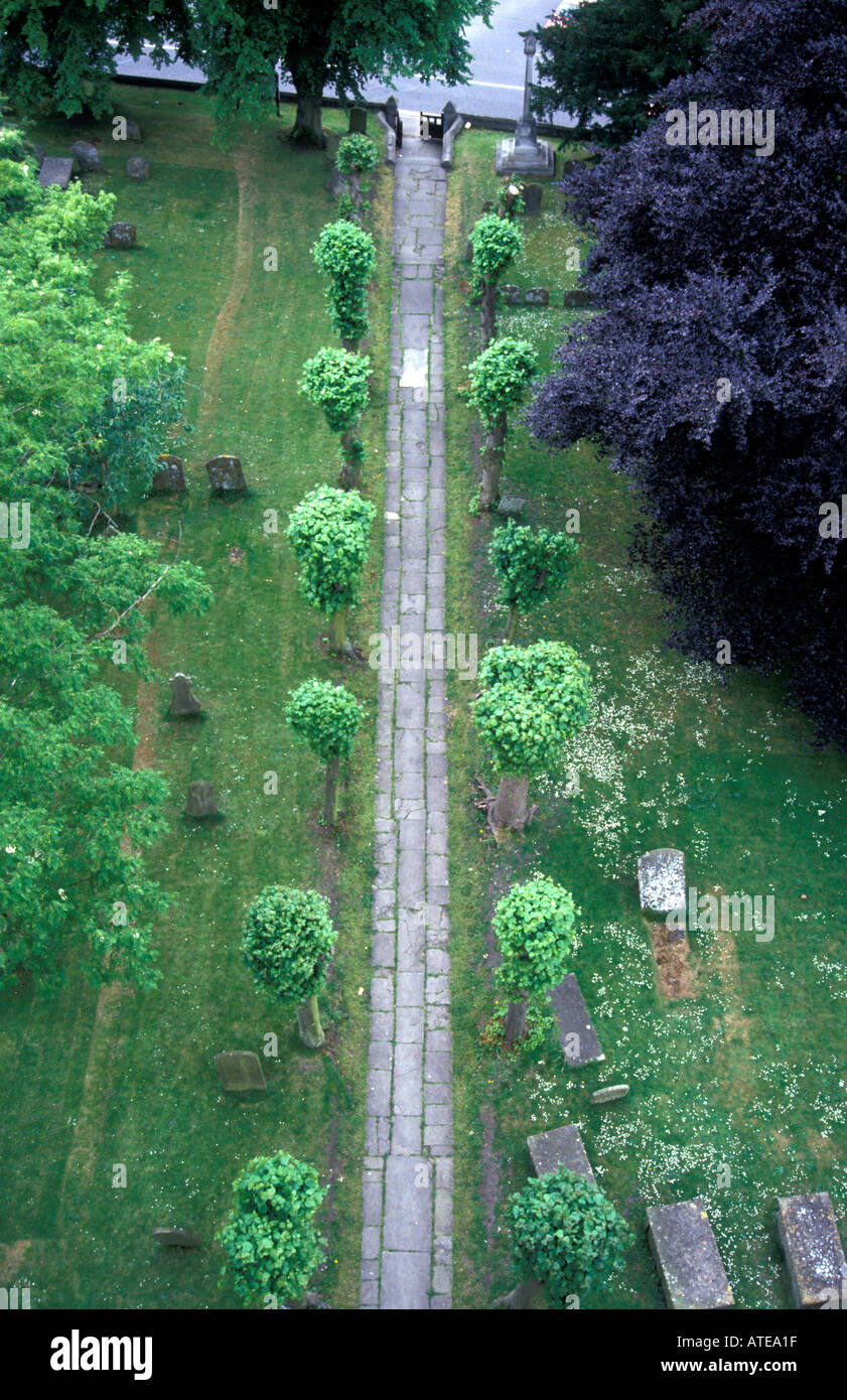 Path churchyard hi-res stock photography and images - Alamy