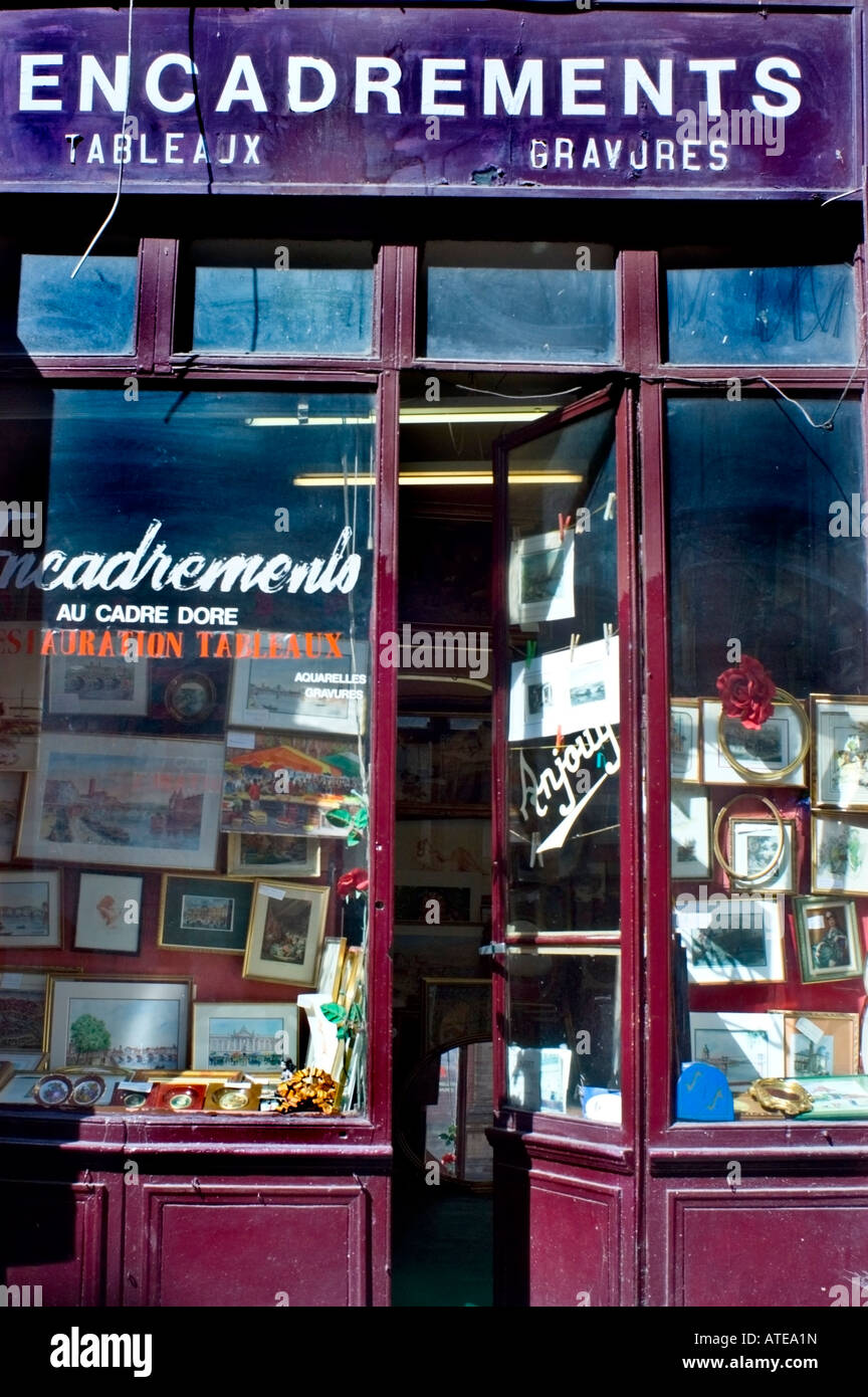 Vintage store front signs hi-res stock photography and images - Alamy