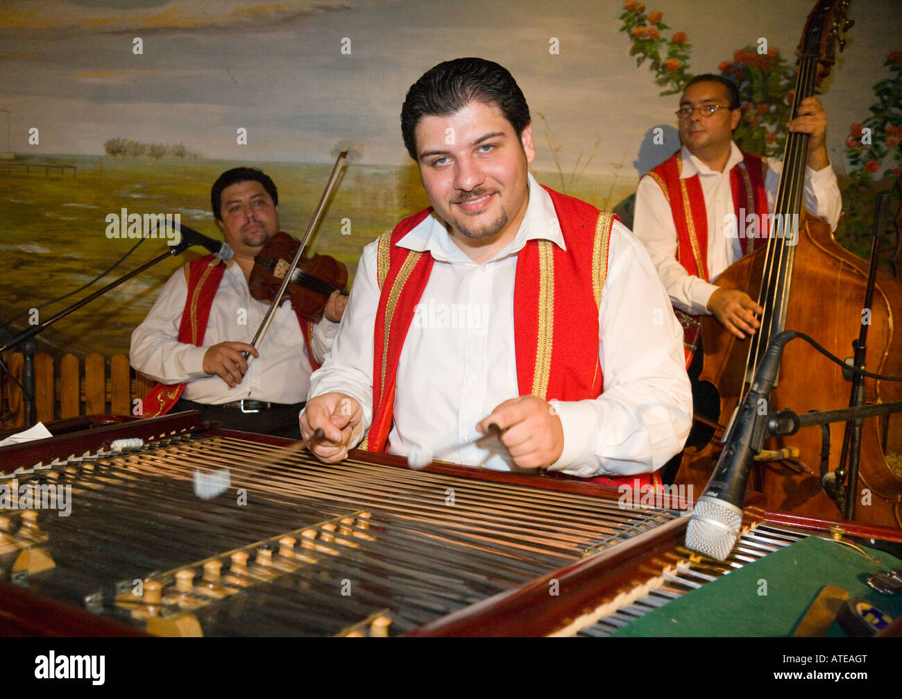 Romani people hi-res stock photography and images - Alamy