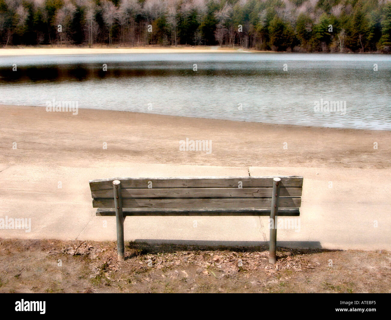 A lakeside restful seat Stock Photo - Alamy