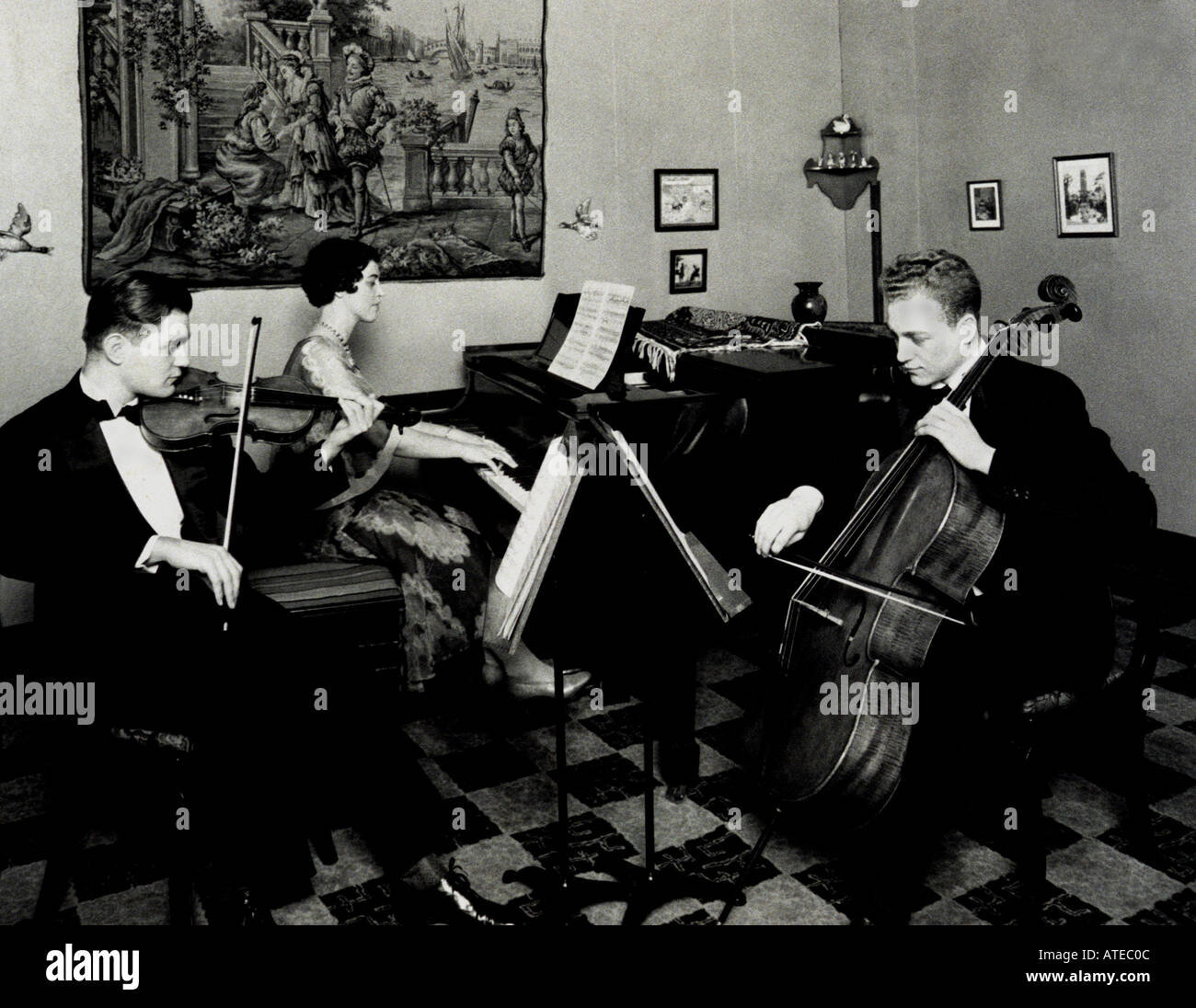 Musical trio hi-res stock photography and images - Alamy