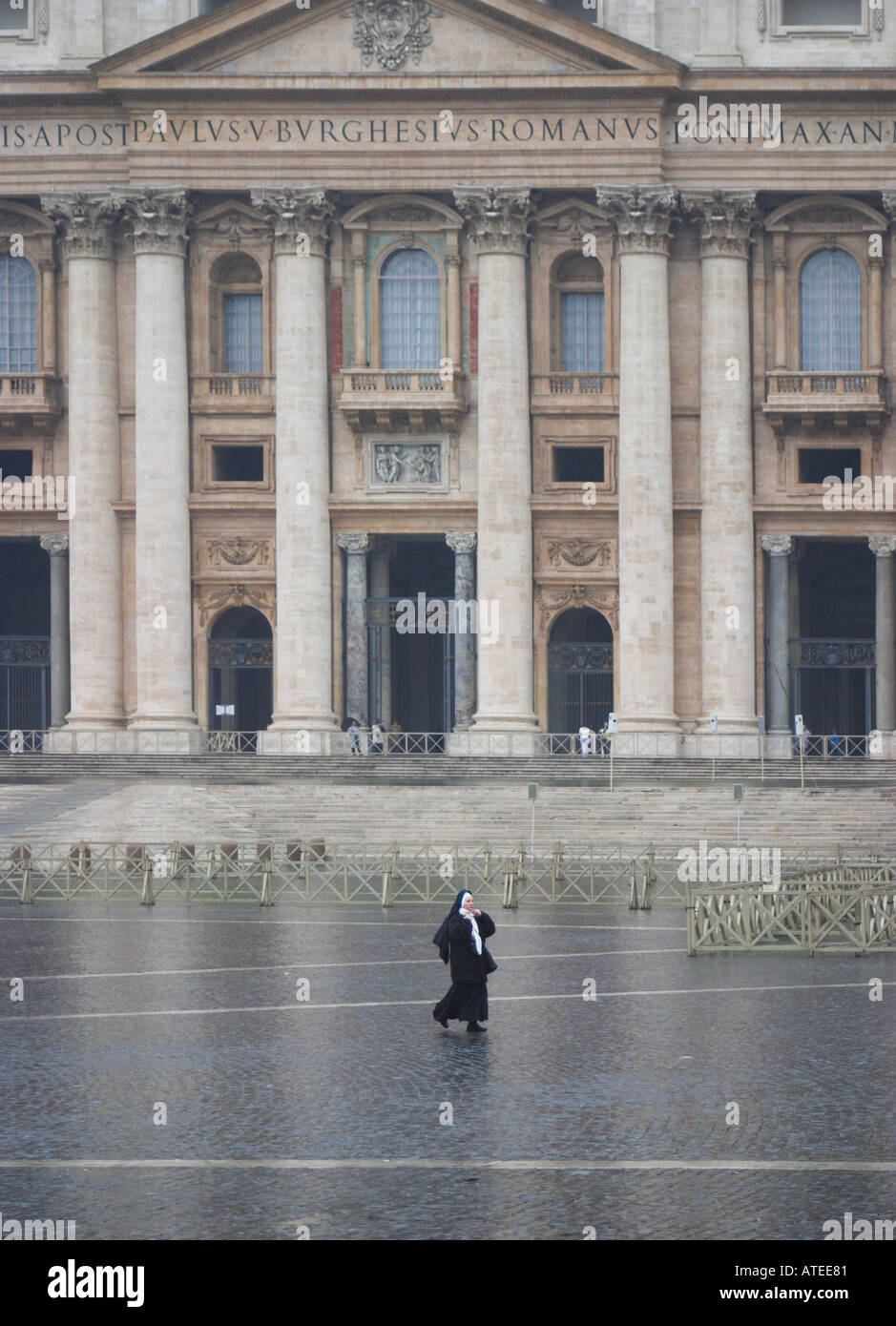 Piazza san pietro saint peter s square hi-res stock photography and ...