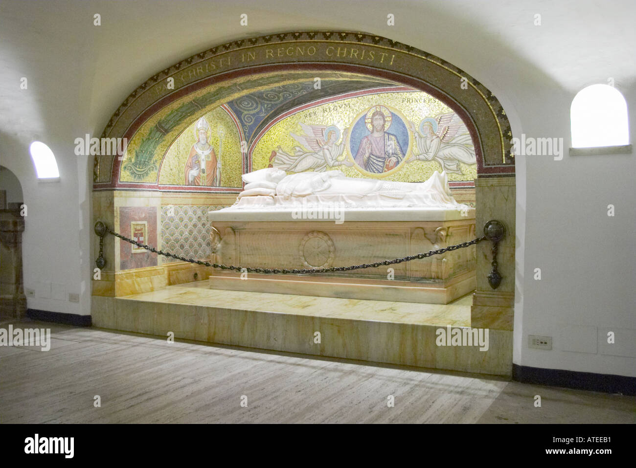 The Catacombs of Basilica San Pietro St Peter s Basilica Rome Stock ...